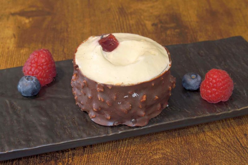 Desserts - Les Hautes Créations - Dôme chocolat / fruits rouges | Hop Sushi